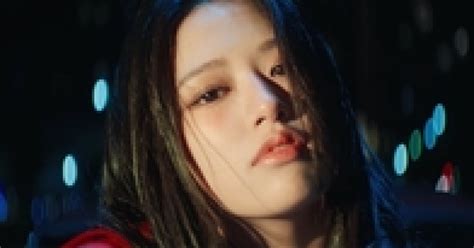 아이브 잡지 커버 공개 등 컴백 활동 중 ‘본업천재 인증···‘레블 하트 Mv 이틀 연속 인급동 1위·아이튠즈 16개 지역 차트 1위