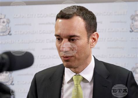 Около 10 000 места не достигат в яслите и детските градини в София тази година каза Васил