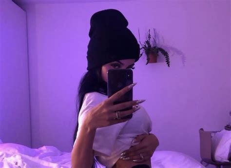 Pin By On Girls Girls Girls Purple Aesthetic Aesthetic Ex Girl