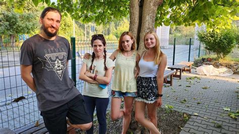 Читателски клуб „book Hub” в Мездра става на една година