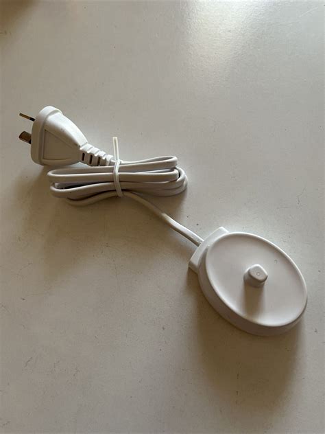 Genuine Braun Type 3757 Electric Tooth Brush Oral B Basecharger