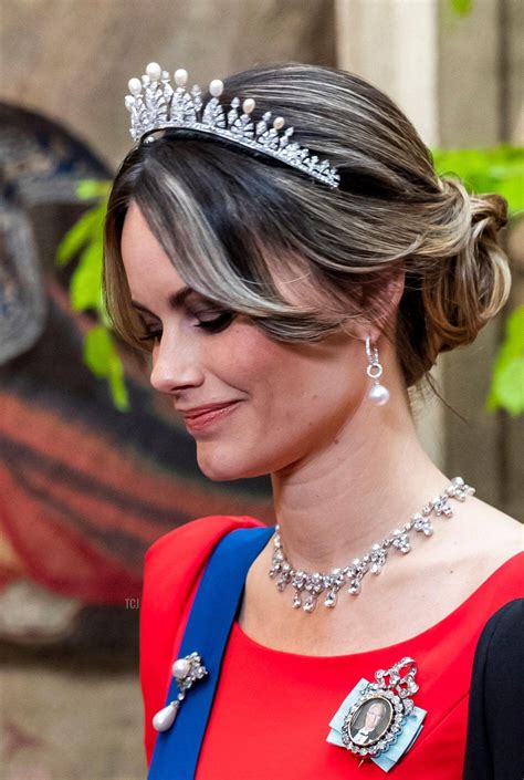 Sparkling Swedish State Banquet Tiaras In Stockholm Princess Sofia Of