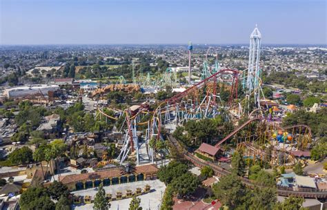 Man Climbs Atop Knotts Berry Farm Tower Drawing Police To Oc
