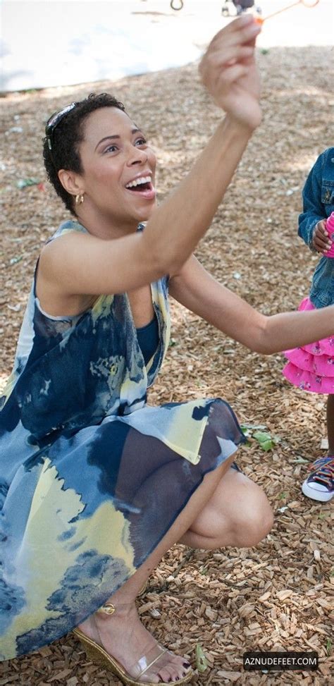 Orelon Sidney Feet Aznudefeet