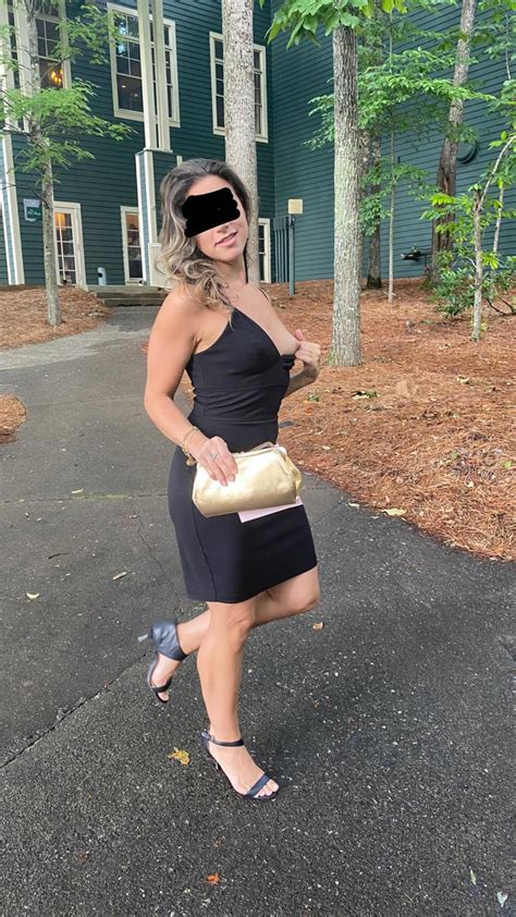 Got Dared To Flash At A Golf Course Wedding Of Course I Did Scrolller