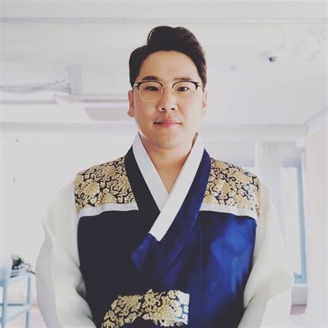 Junyeop Ben Gaveyeop • Threads Say More