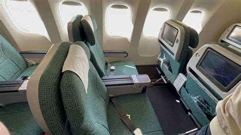 Cathay Pacific Premium Economy 77w