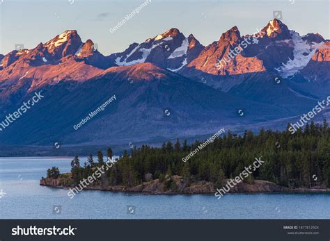 48 Imágenes De Chilko Imágenes Fotos Y Vectores De Stock Shutterstock