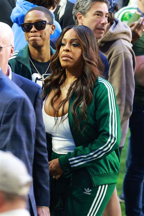 Super Bowl 2023 Jay Z Sheryl Lee Ralph More Attend The Game Us Weekly