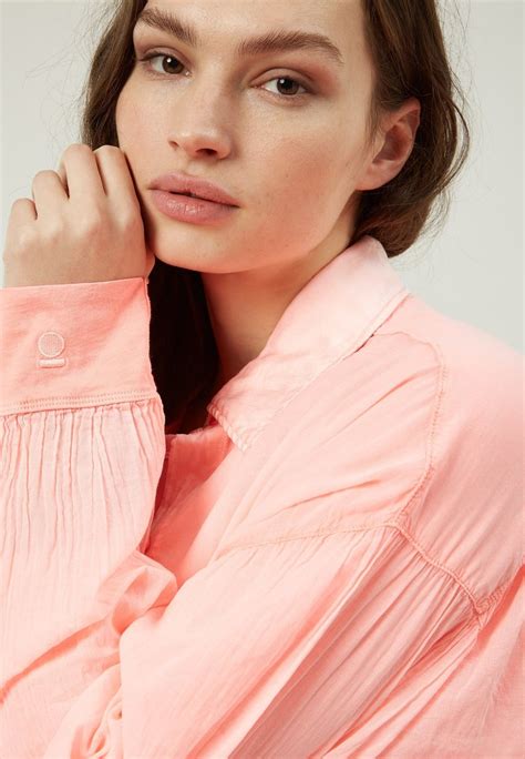 Sunshine Buttons Instagram Twitter And Facebook On Idcrawl