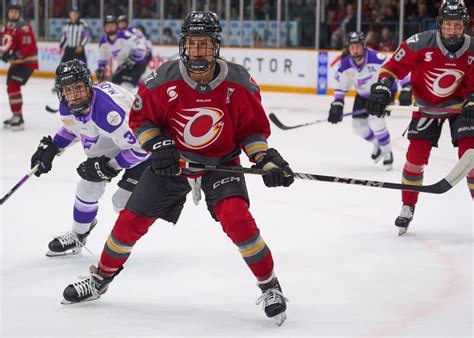 Sources Vanisova Headed West Set To Sign With Pwhl Vancouver