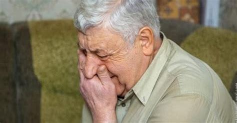 На 60 ия си рожден ден Александър Михайлович е в лошо настроение тъй като децата и съпругата му