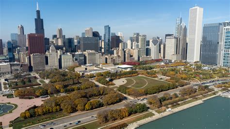 Download Grant Park In Chicago Illinois Wallpaper