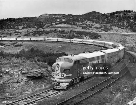Sante Fe Train Photos And Premium High Res Pictures Getty Images