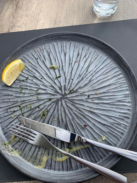 Premium Photo Empty Plate