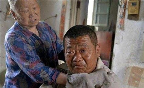 수면제 알 먹여 다운증후군 아들 살해한 노모의 안타까운 사연 위키트리