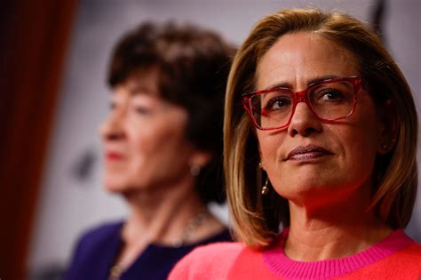 Kyrsten Sinema Leaves Democrats Registers As Independent What Does