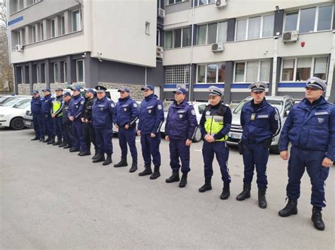 Главният секретар на МВР главен комисар Петър Тодоров връчи нови образци оръжие на полицаи в