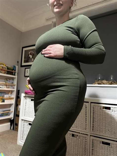 Im Amazed My Mombod Fit Into This Dress Again Rclothedpreggo