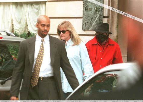 Michael Jackson And Debbie Rowe France 1997