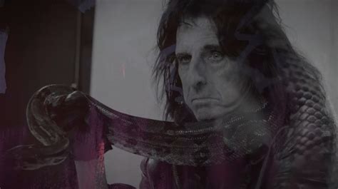 Originalni Alis Kuper Bend Izdao Pesmu Black Mamba Posle 51 Godine Vesti Iz Srbije Regiona