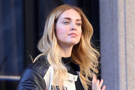 Chiara Ferragni Scandalizza Alla Sfilata Di Schiaparelli Pessimo Esempio