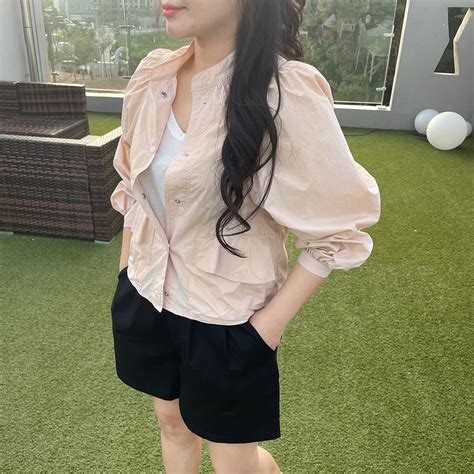 포켓 주름 셔링 라운드넥 바람막이 퍼프 벌룬 바스락 점퍼 여성스런 여름자켓 에이블리