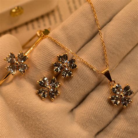 Stylish Design Gold Plated Real Stones Necklace Set For Girlswomen