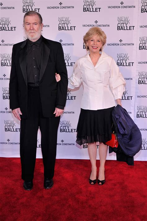 Lesley Stahl's Husband, Aaron Latham: 5 Fast Facts