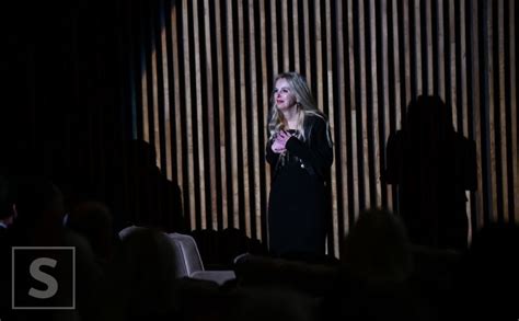 Ovacije Arijani Saračević Na Promociji Filma O Sarajevskom Heroju
