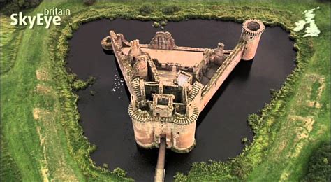 Caerlaverock Castle - YouTube