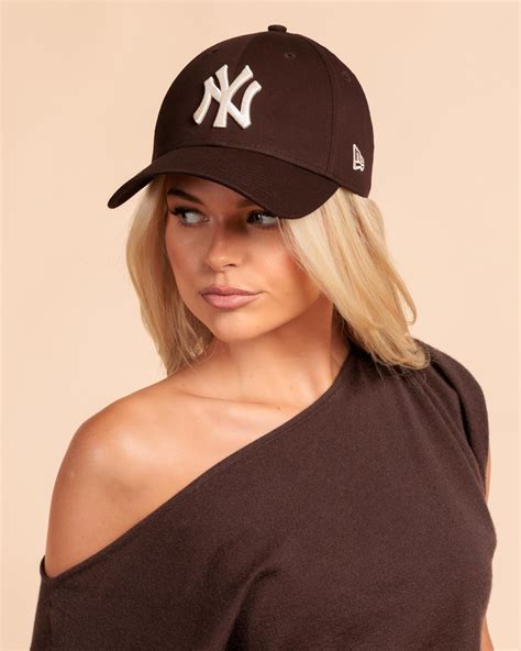 New Era New York Yankees Cap In Burnt Wood Cream Free Shipping