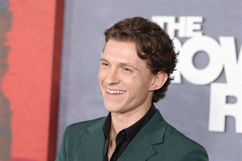 Tom Holland Serait écarté Du Rôle De James Bond à Cause De Marvel Jdm