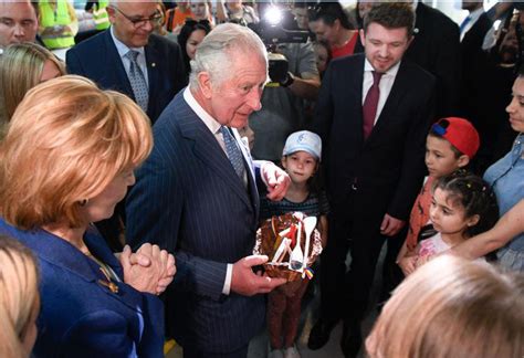 პრინცი ჩარლზი ბუქარესტში უკრაინელ ლტოლვილთა ცენტრში იმყოფებოდა