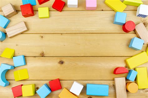 노란 나무 판자에 나무 큐브의 최고 보기 공간에 복사 합니다 Brand Name Video Game에 대한 스톡 사진 및 기타 이미지 Brand Name Video