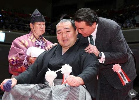 Японы мэргэжлийн сүмо бөхийн 71 дэх ёкозүна МУГТ Какүрюү М Ананд зодог тайллаа Tac Mn