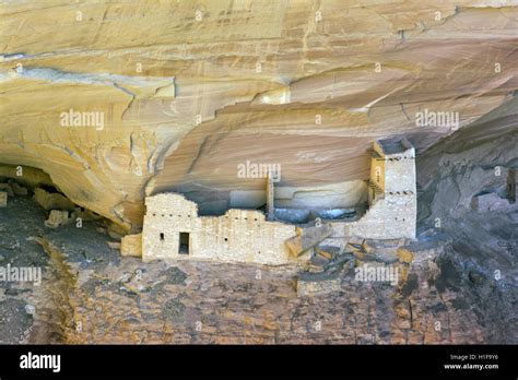 Arizona Canyon De Chelly National Monument Mummy Cave Ruins Stock