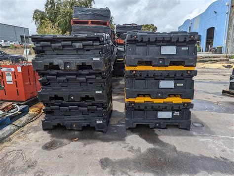 Uniseg S Battery Transport Storage Container Vs Battery Bins