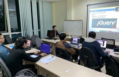 Trang Chủ Trung Tâm Codefresher Đào Tạo Lập Trình Thực Chiến