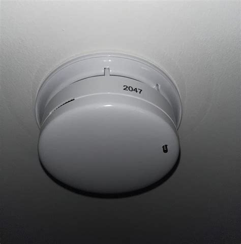 How Can I Remove The Cover Of This Sounder Base Cap R Firealarms