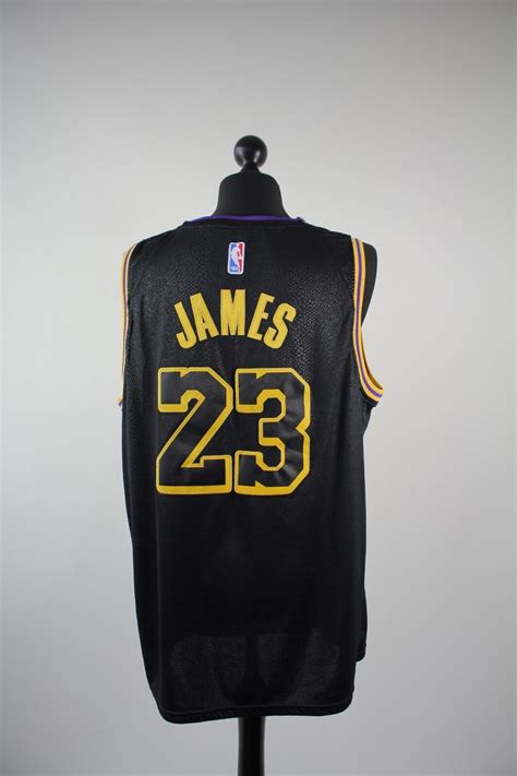 Lebron James Kledinglijn Lebron James Jerseys Lebron James Shirts