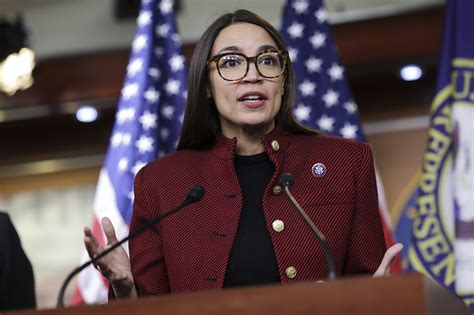 Elon Musk Says Aoc Has Great Taste In Lipstick