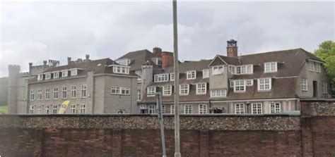 Gadis Tahun Ditemukan Tewas Bunuh Diri Di Sekolah Sesaat Sebelum Ditahan Okezone News