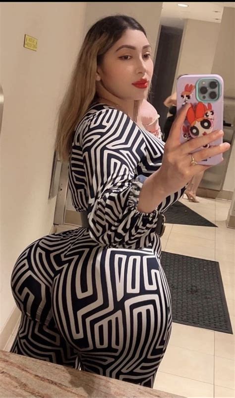 Pin By On Gorgeous Women Dresses Curvy Women Fashion Curvy Women