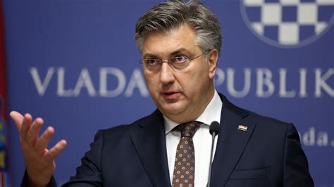 Premijer Hrvatske Andrej Plenković Bio S Decom Na Tompsonovoj Probi Fotografisali Se A