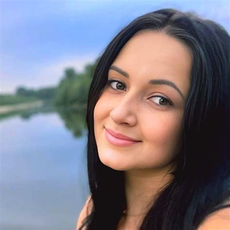 Коли у жінки овуляція то їй чоловіки будь якого віку сексуальні😂😂😂