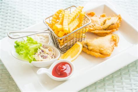 Free Photo Delicious Fried Cod With Chips