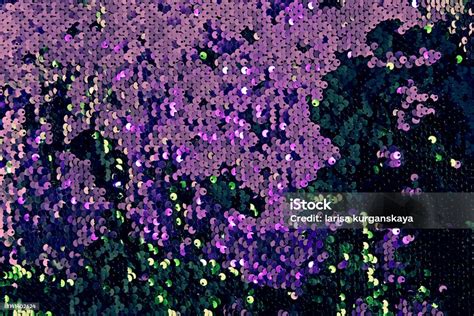 금속 반짝이는 장식 조각 배경 패션 드레스의 라운드 스 팽 글 1980 1989 년에 대한 스톡 사진 및 기타 이미지 1980 1989 년 걸레 금속 Istock