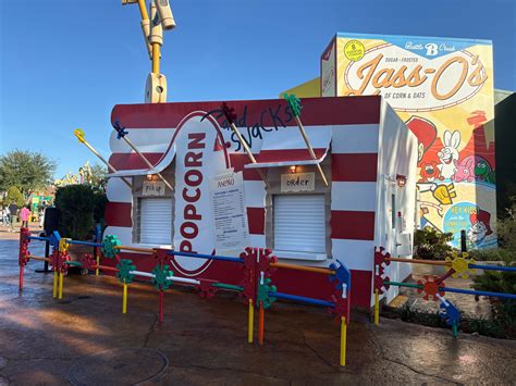 A First Look At The New Popcorn Kiosk In Toy Story Land Dvc Shop