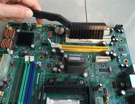 What Are The Ways To Clean The Circuit Board